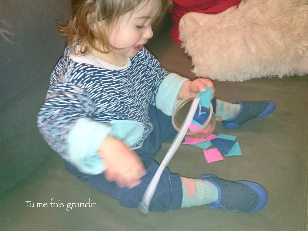 S’entrainer à boutonner {Activité} – Tu me fais Grandir